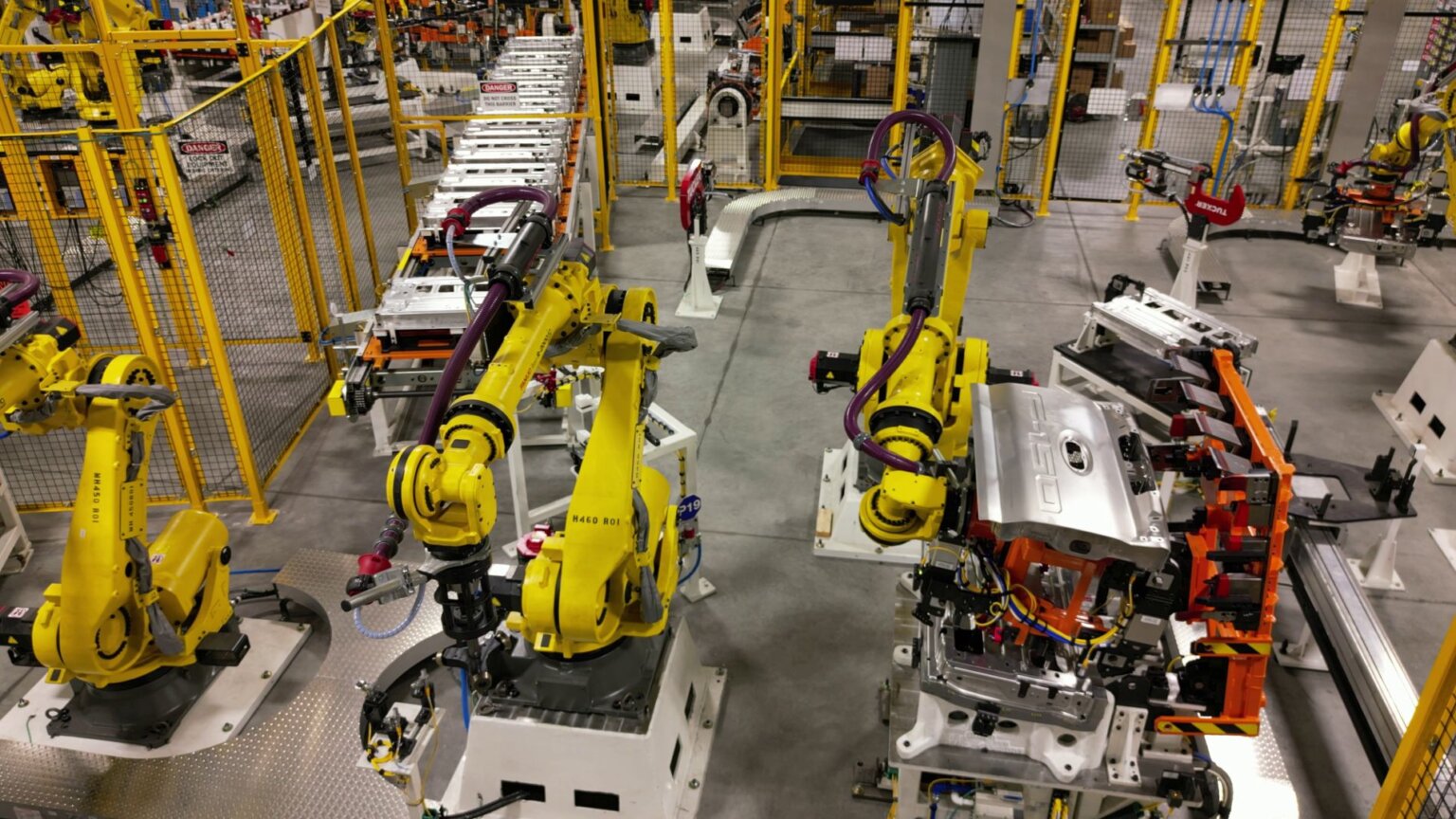 Facebook Instagram Linkedin LinkedIn